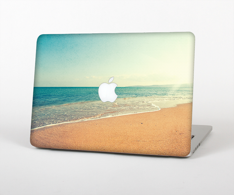 The Vintage Beach Scene Skin Set for the Apple MacBook Pro 15" with Re ...